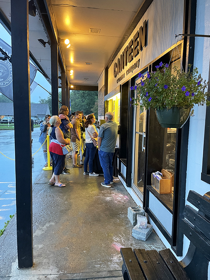 The line outside might look daunting, but locals know it's just part of the experience&mdash;a moment of anticipation before creemee nirvana.