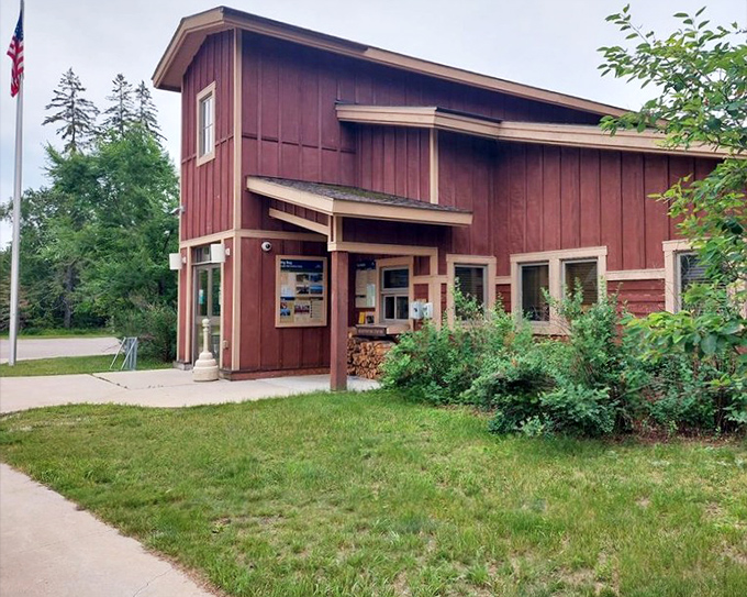 The visitor center stands ready to answer all your bog-related questions, and trust me, you'll have more than you expected.