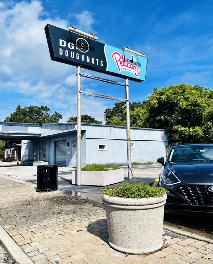 The signage makes it crystal clear what's happening here: doughnuts that are damn good and delivered fresh, no false advertising necessary.