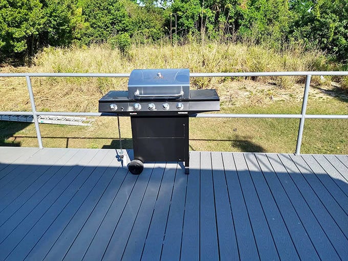 Fire up the gas grill on the spacious outdoor deck and enjoy a delicious barbecue surrounded by beautiful Florida greenery.
