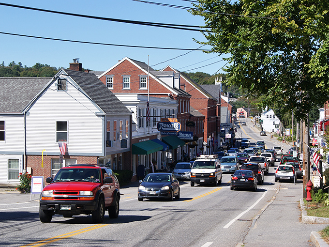 Main Street bustle &ndash; classic New England architecture with a side of small-town charm. Even the traffic moves at a more civilized pace here.