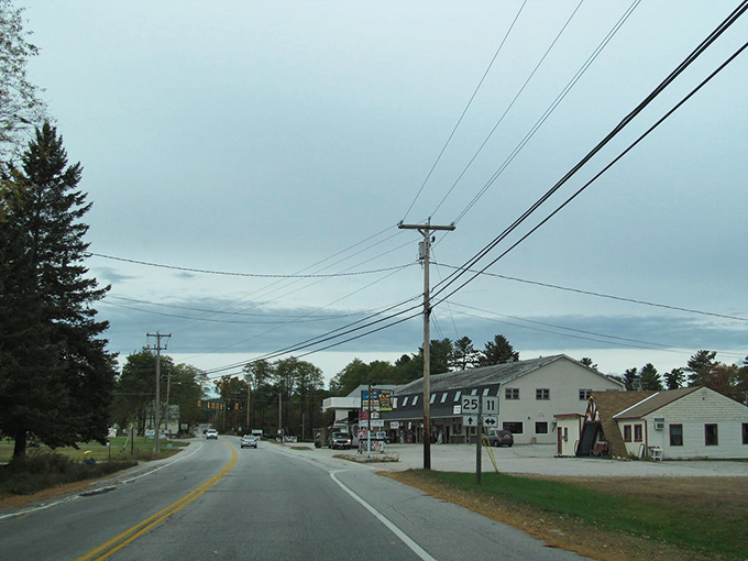 Route 25's gentle curves carry you through countryside that hasn't changed its outfit since your grandparents' Sunday drives.