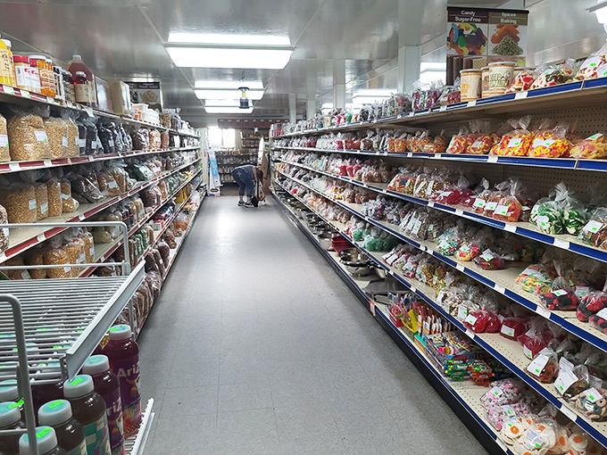 No flashy packaging here &ndash; just honest food in practical quantities, arranged with a logic that favors function over marketing.