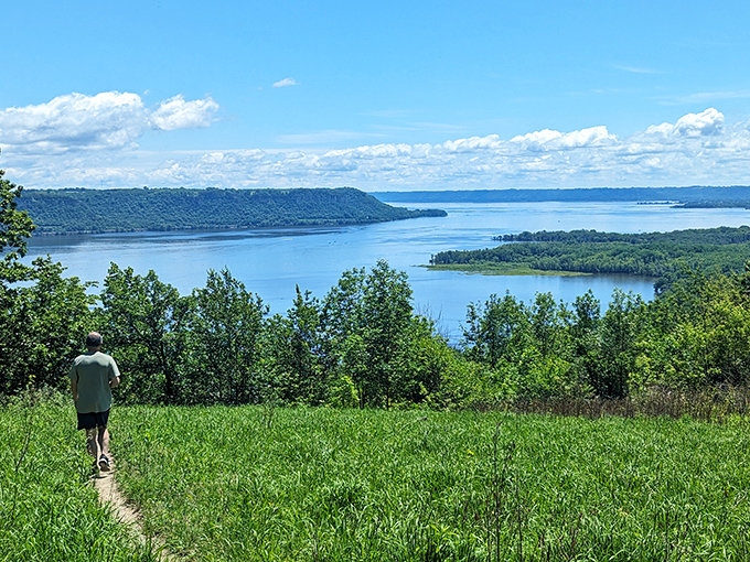 Frontenac State Park reveals dramatic bluff views that make hikers work for their reward, while train passengers get the scenery without breaking a sweat.
