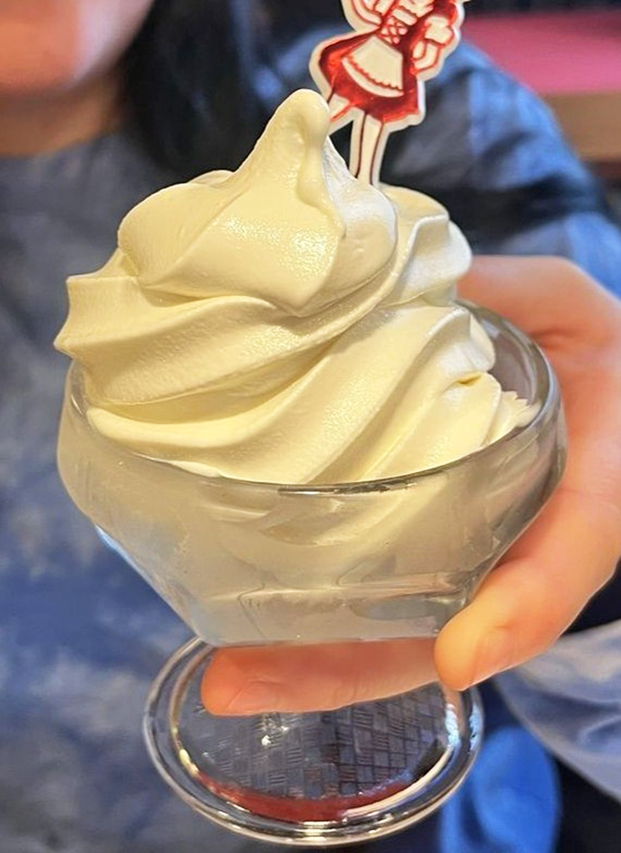 A sweet finale: Homemade vanilla ice cream served with a traditional German touch &ndash; simple perfection in a glass dish.