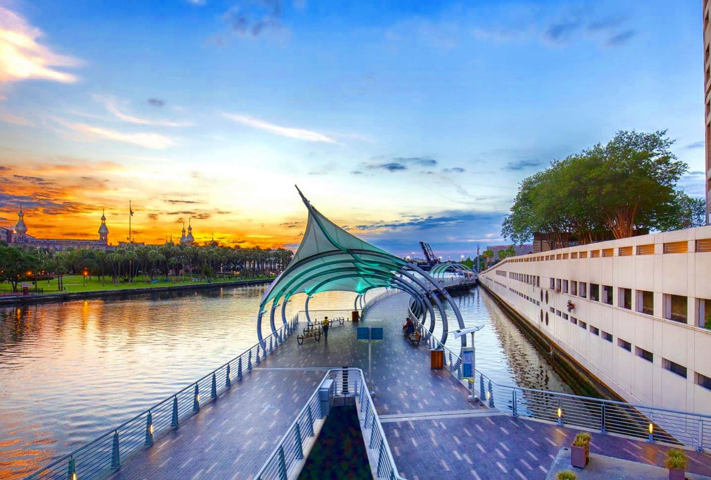 A beautiful shot of Tampa Riverwalk during sunset