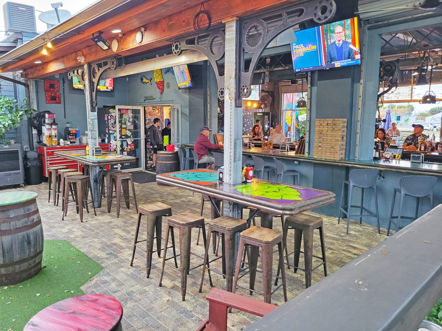 a cozy space with outside dining area