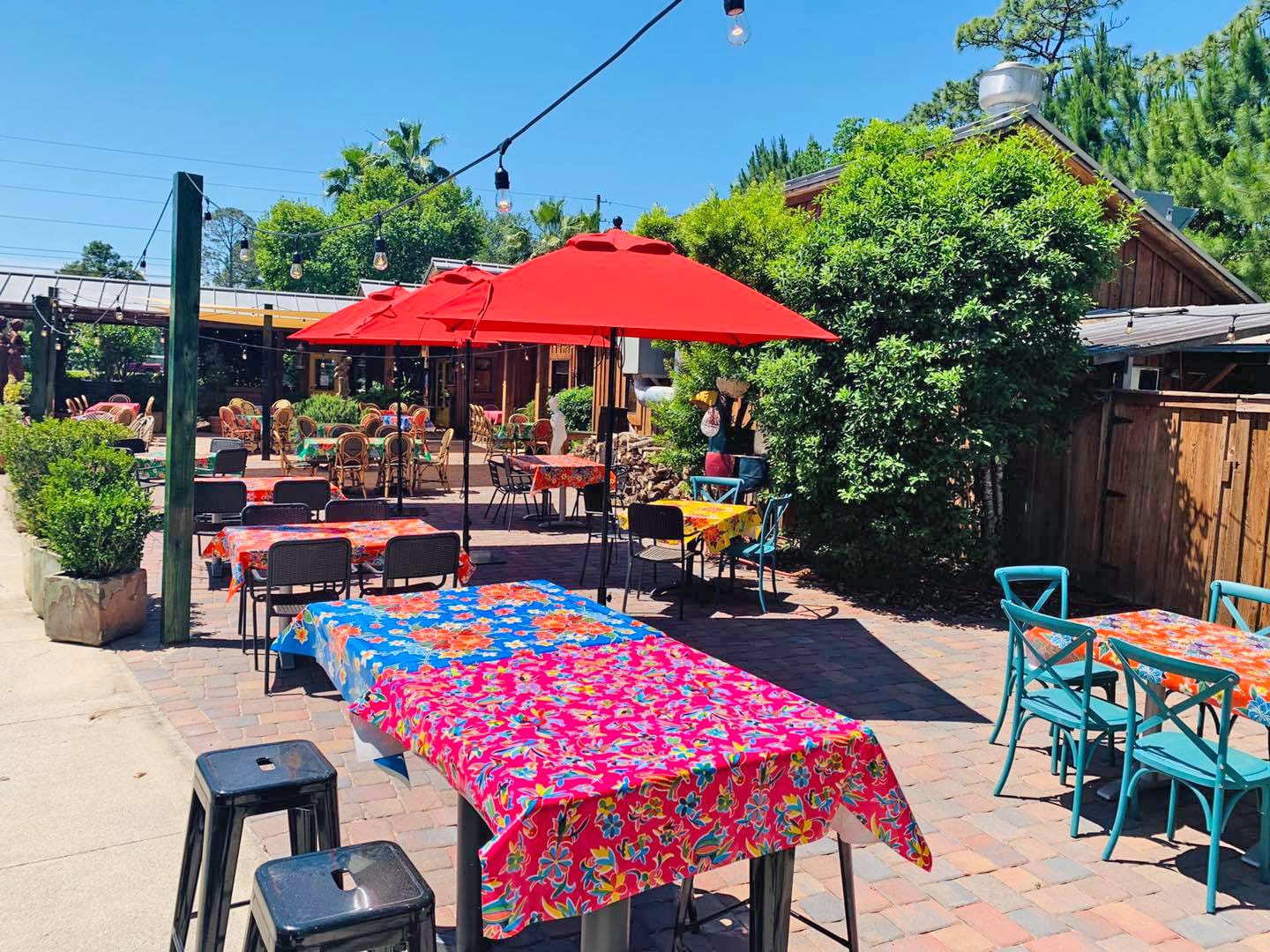 A different angle of the outside dining of the restaurant