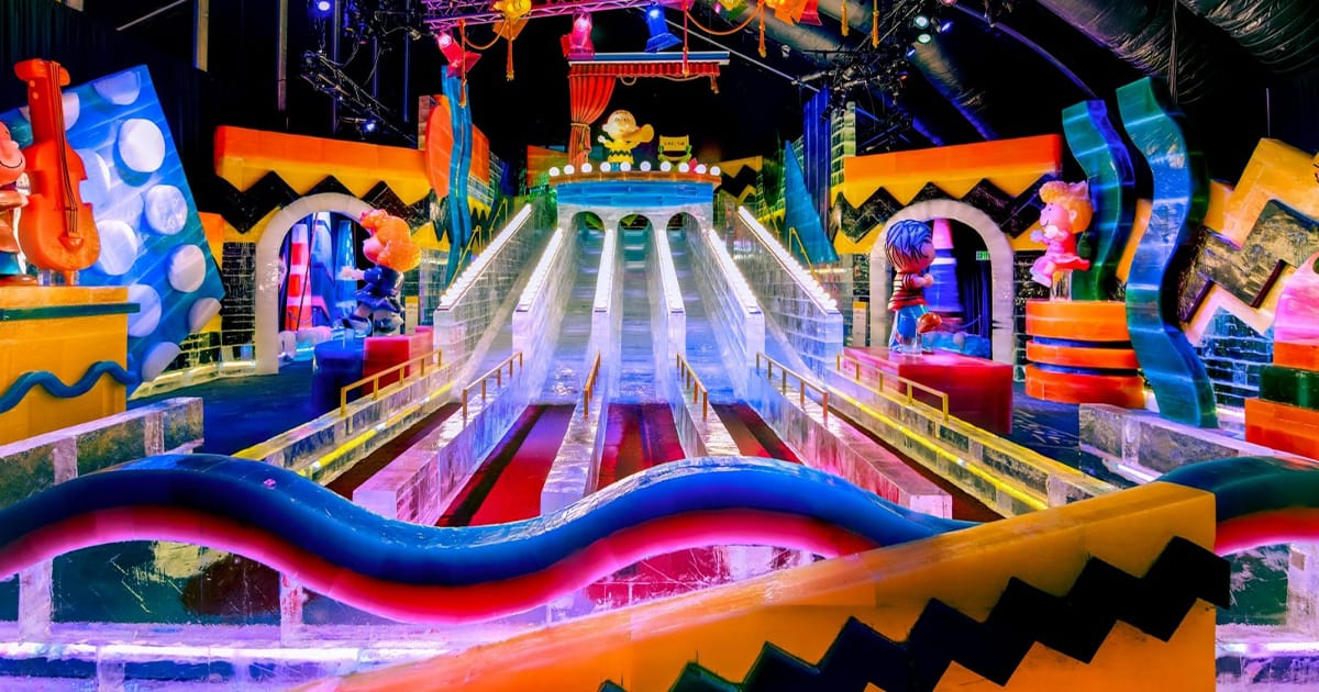 a massive and colorful ice sculpture at gaylord palms resort