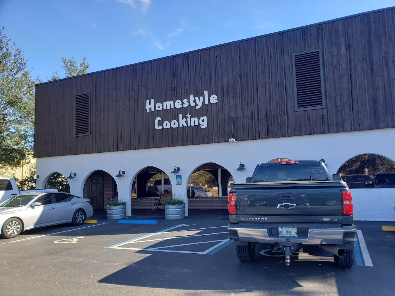 A picture of the exterior of the restaurant taken from the parking lot