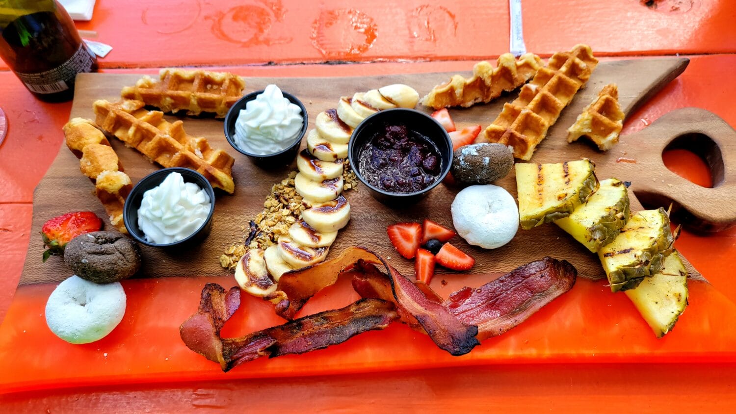 A plate of kid friendly bites.