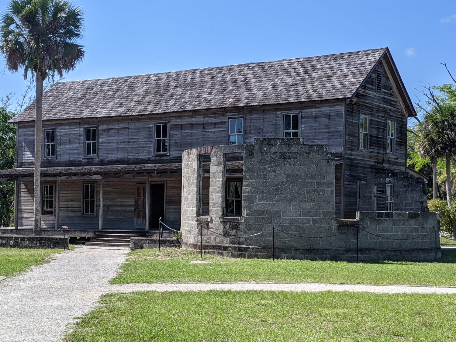A well preserved Koreshan unity settlement