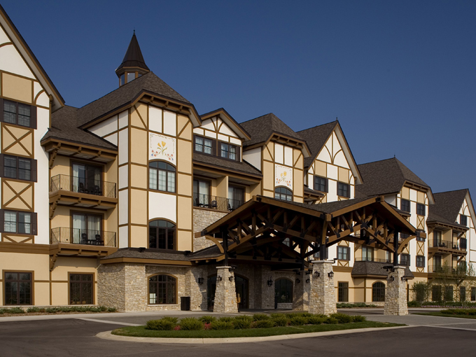 avalanche bay indoor waterpark 1