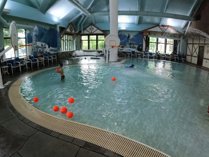avalanche bay indoor waterpark 4