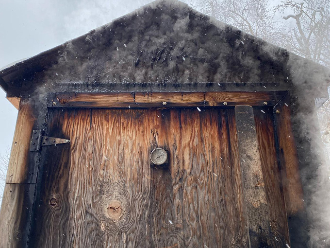 Charlie&rsquo;s Smokehouse 8