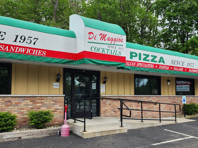 dimaggios pizza and burgers 6