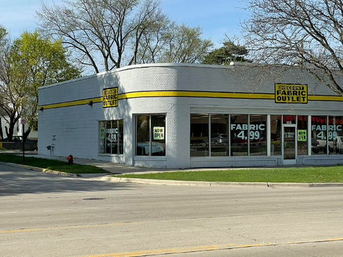 Discount Fabric Outlet 1
