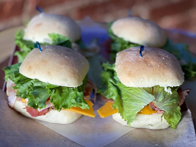 hoffmans deco deli and cafe 4