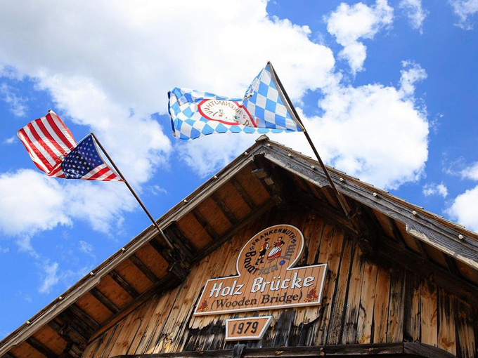 holz brucke covered bridge 6
