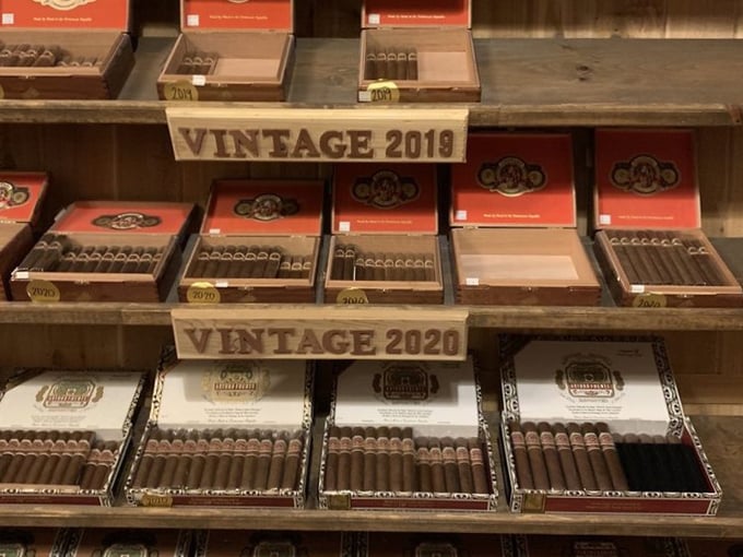 hyde park village 10