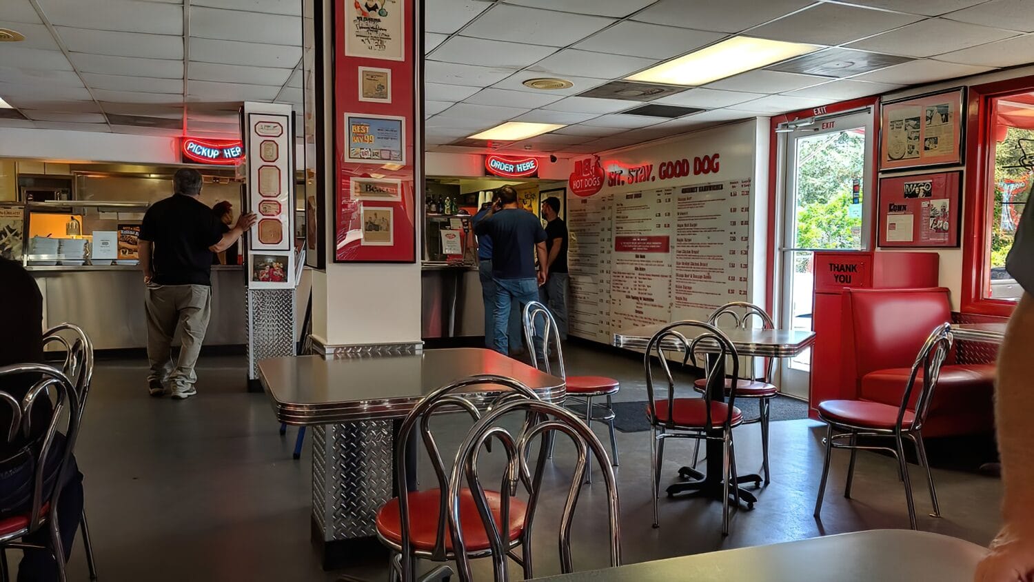 Mel&rsquo;s Hot Dogs 3