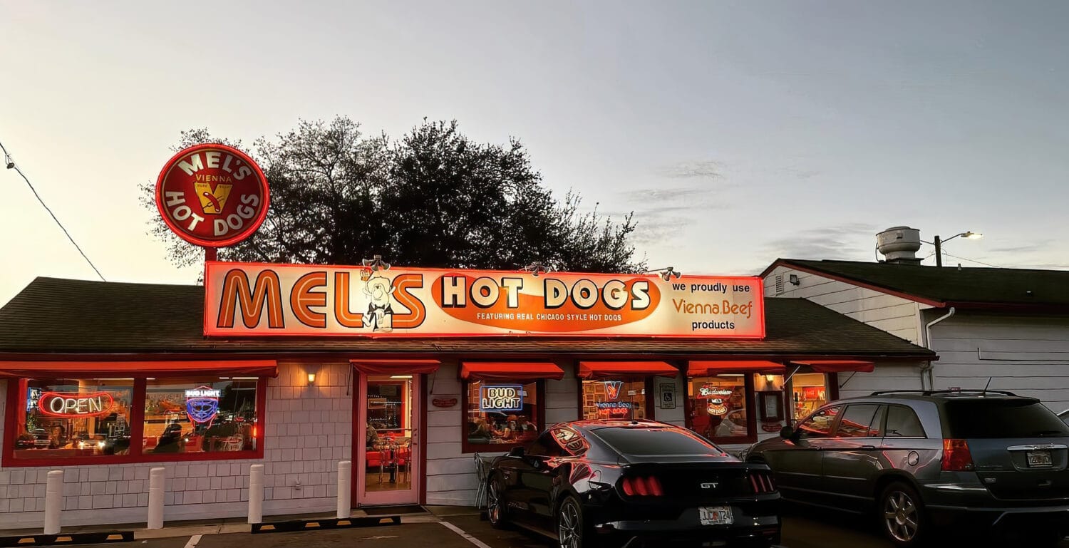 Mel&rsquo;s Hot Dogs 9