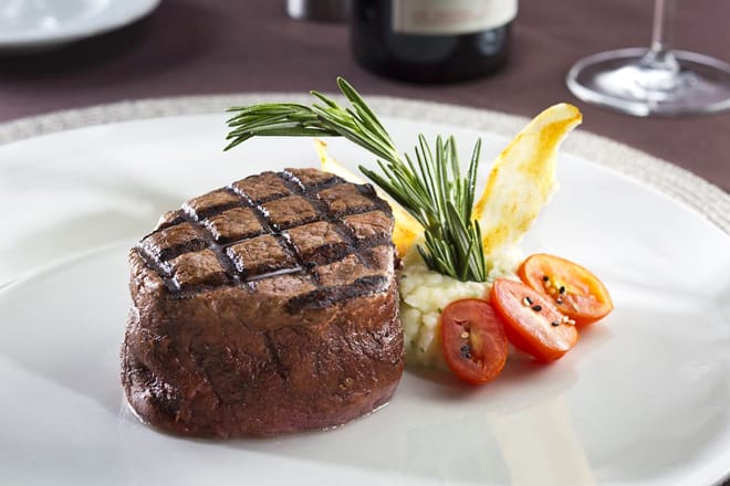 Mignon&rsquo;s Steaks and Seafood