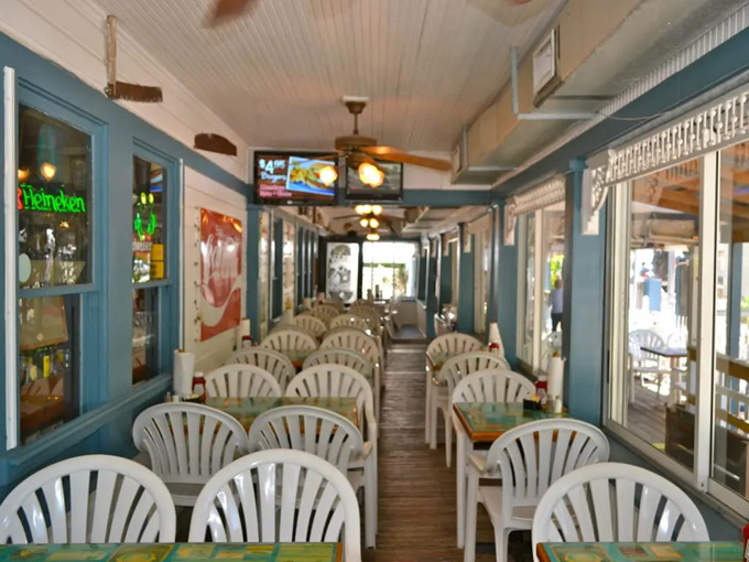 molly goodheads raw bar restaurant 8