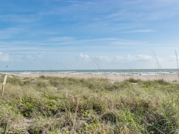 Oceanfront House Bungalow 8