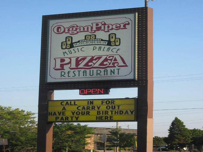organ piper pizza palace 1