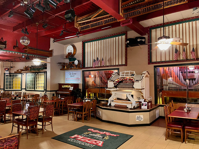 organ piper pizza palace 9