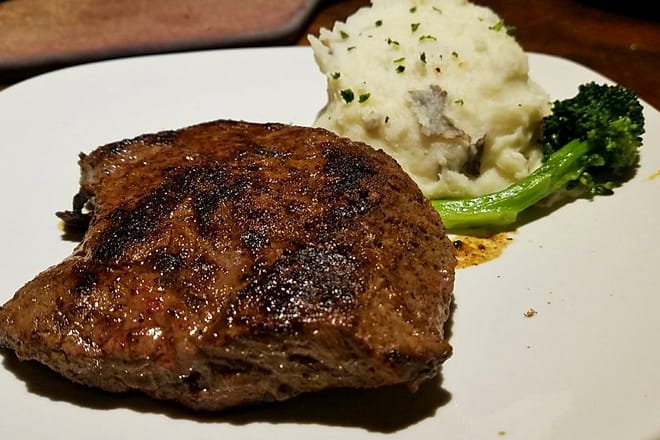 Outback Steakhouse - Laskin Road