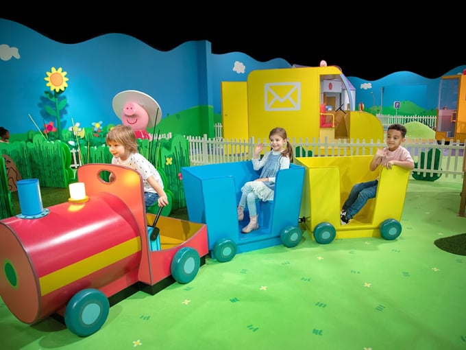 Peppa Pig World of Play 6