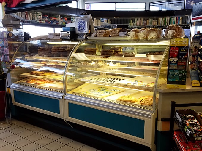 pine cone travel plaza 3