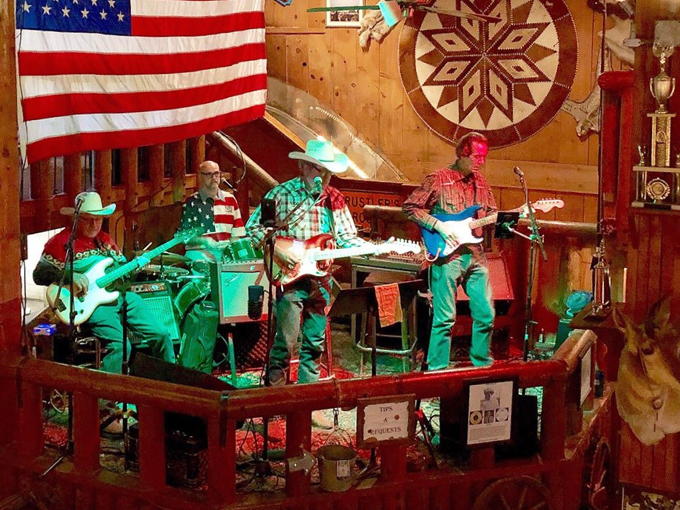 rustler&rsquo;s rooste 4