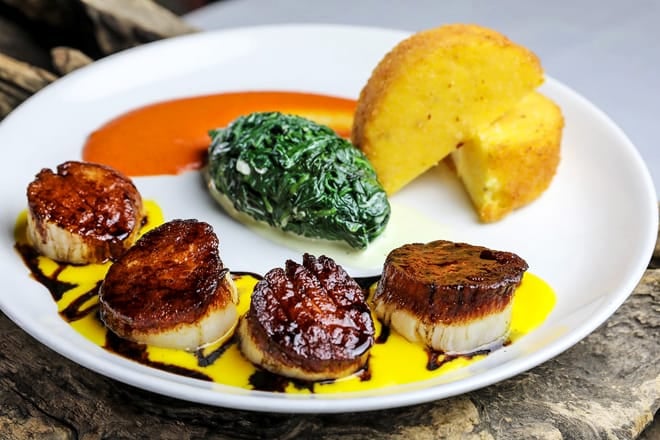 Salty's on Alki Beach