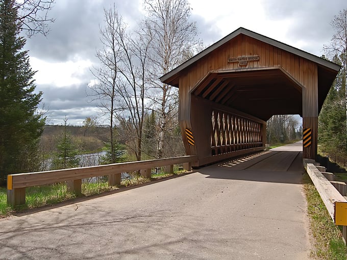 smith rapids covered bridge 9