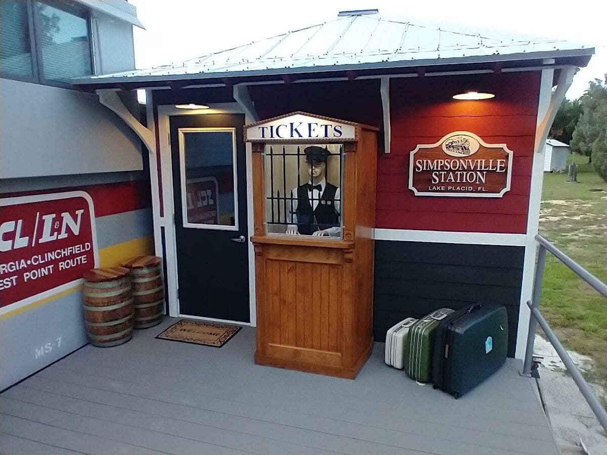 Ticketing counter with osker the conductor