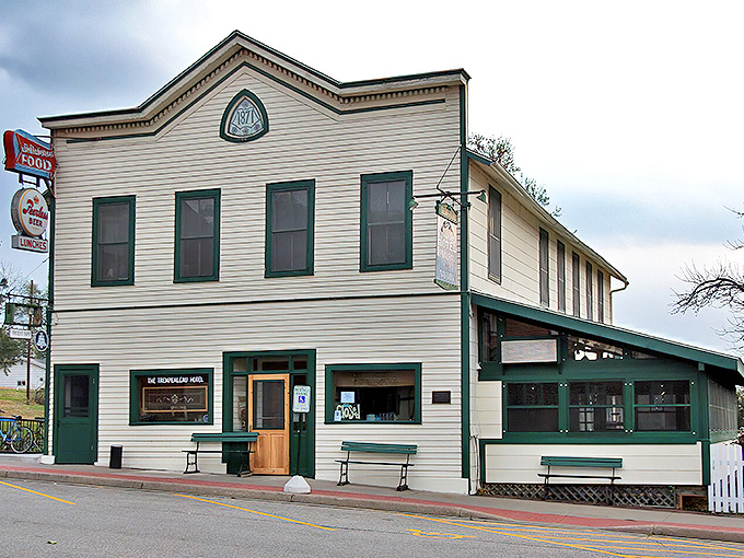 trempealeau hotel 1