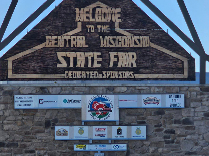 World's Largest Round Barn 1