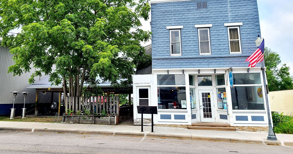 estelles eatery bar minnesota ftr