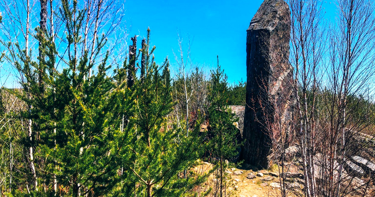 Marvel At Minnesota's 60-Foot Magnetic Rock, Hidden Along A Scenic ...