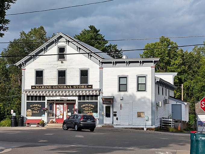 Standing proud since before your grandparents' first date, this century-old charmer looks like Main Street USA came to life and decided to sell you incredible baked goods.