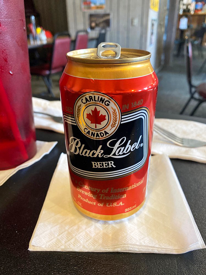 No fancy craft beers here &ndash; just honest, cold Canadian Black Label served without pretension. Sometimes the simplest pleasures are the most satisfying.