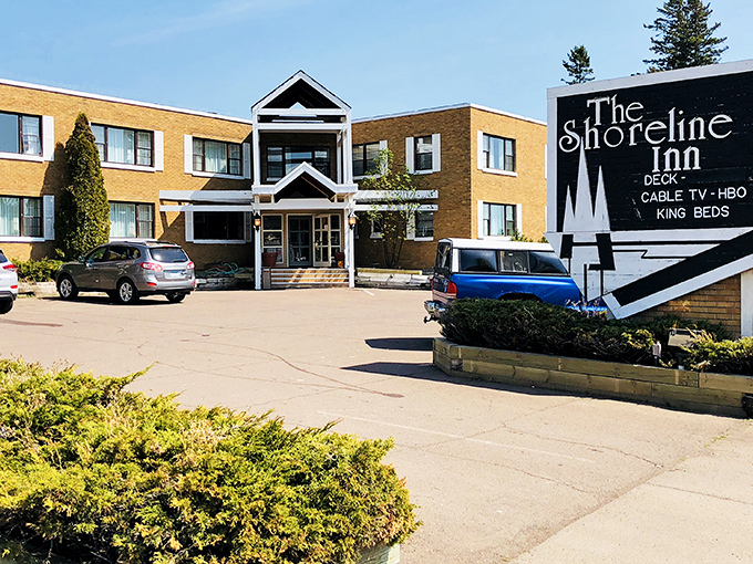 The Shoreline Inn doesn't just offer rooms &ndash; it offers front-row seats to Lake Superior's ever-changing moods and magnificent sunrises.