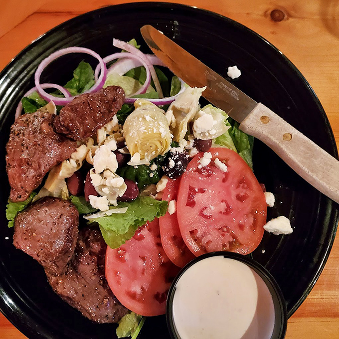 A steak salad that proves "healthy choice" doesn't mean sacrifice &ndash; generous strips of beef make this greens-based dish truly satisfying.