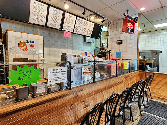 Counter: Where the magic happens! The ordering station &ndash; your gateway to smoky paradise and friendly, knowledgeable service.