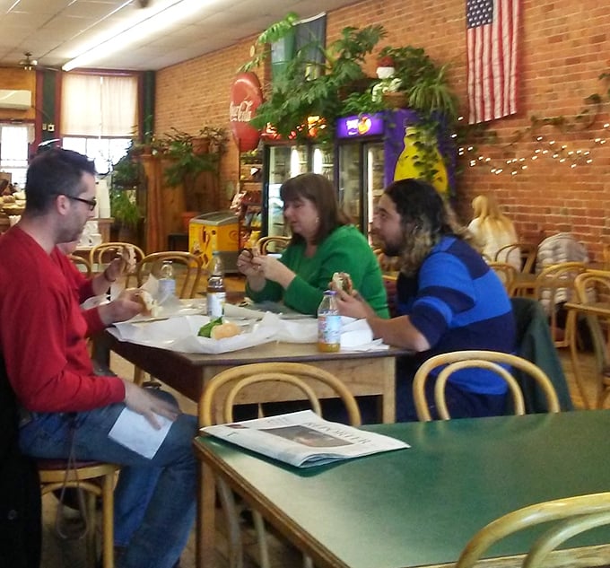 The lunch crowd knows &ndash; good conversation flows as freely as the coffee when you're surrounded by brick walls and good food.