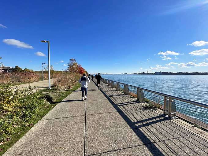 Joggers find their rhythm on this stretch of riverfront paradise &ndash; burning calories never came with such spectacular views!