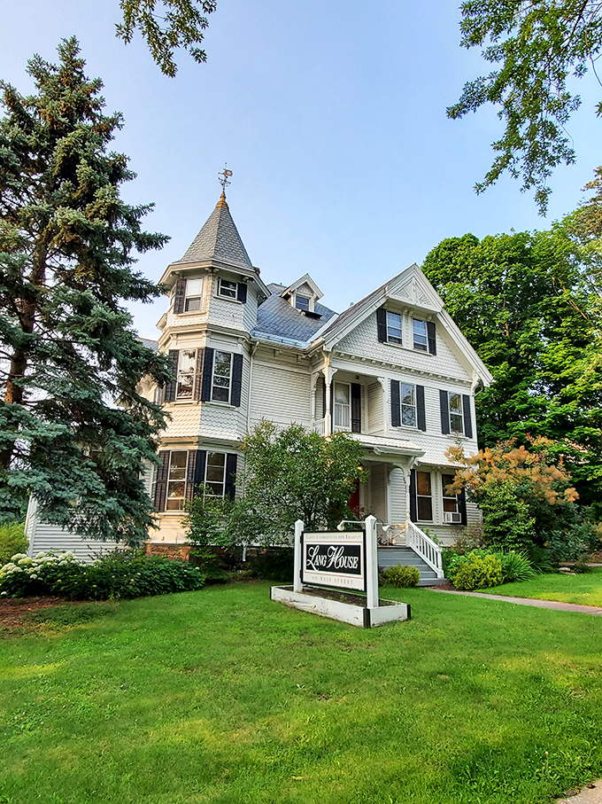 Victorian charm meets modern sensibility in Burlington's historic homes &ndash; architectural eye candy with a side of social consciousness.